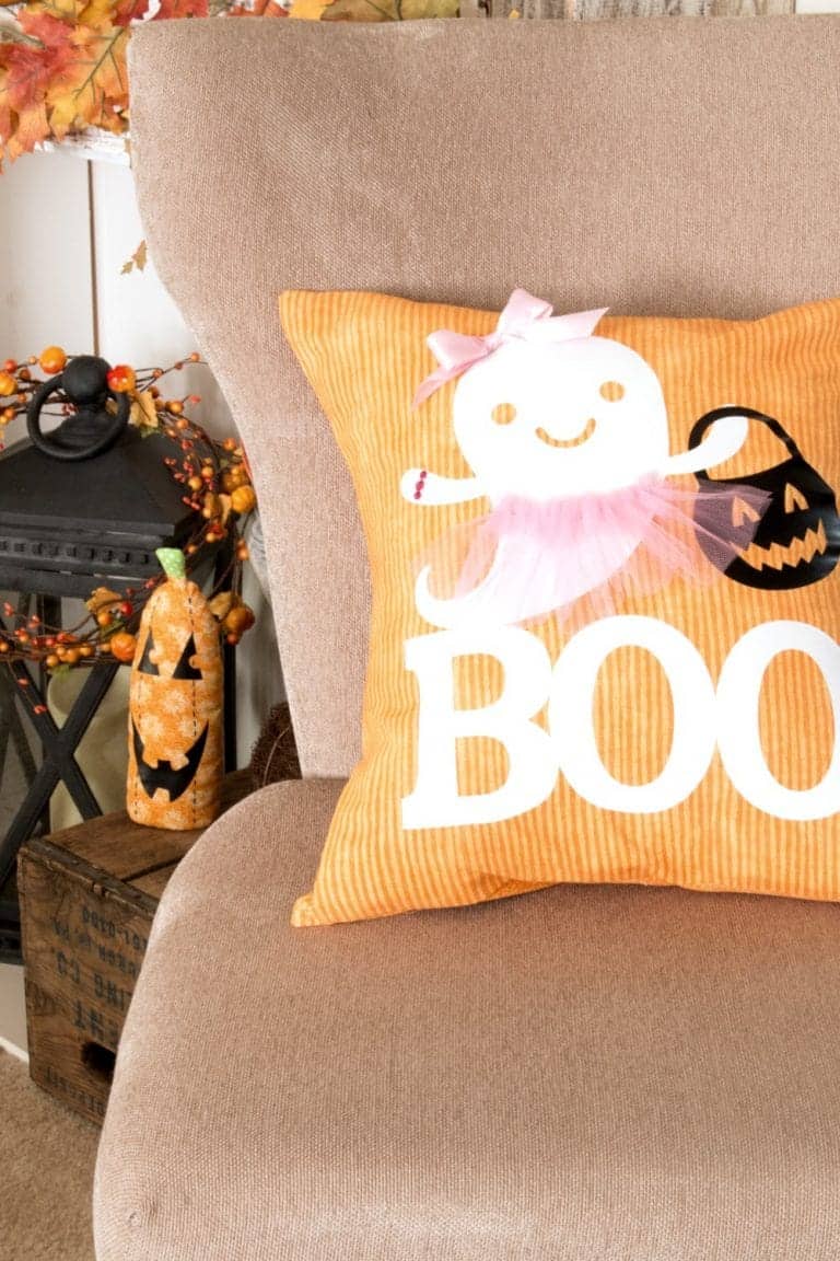 How-To Make an Adorable Boo-Lerina Halloween Pillow - The How-To Home