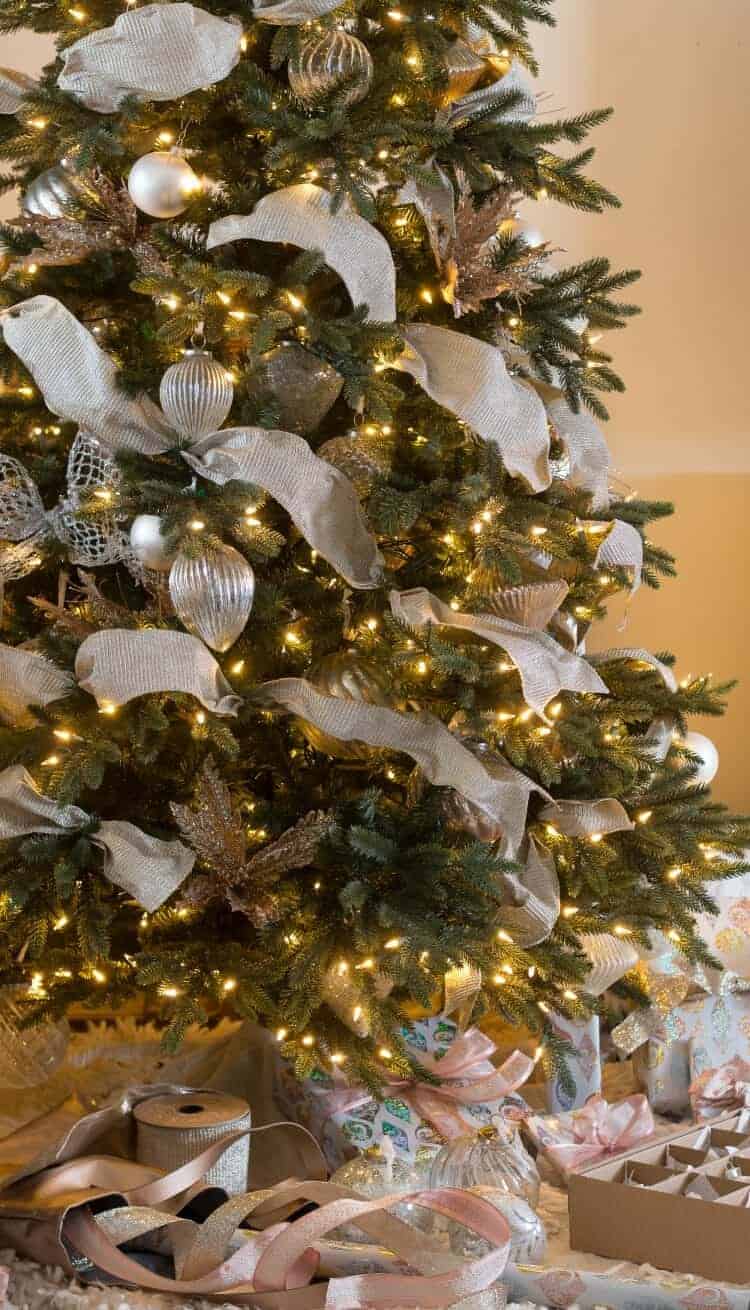 How to Decorate a French Country Christmas Tree - The How-To Home