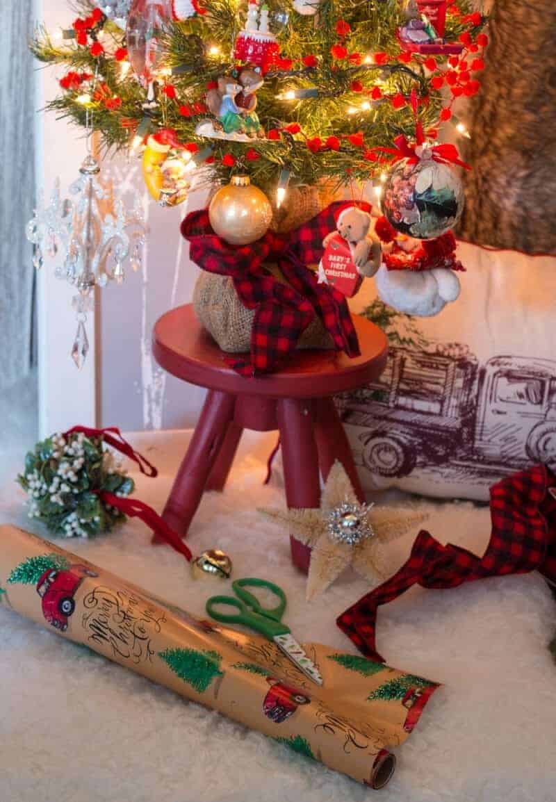 How to Make Your Very Own Mom Tree - The How-To Home