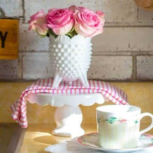 How To Add Pops of Color to Your Kitchen for under $20 - The How-To Home