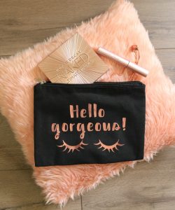 Hello Gorgeous Makeup Bag and Printable - The How-To Home