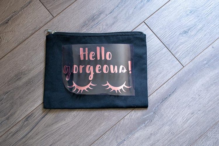 Hello Gorgeous Makeup Bag and Printable - The How-To Home
