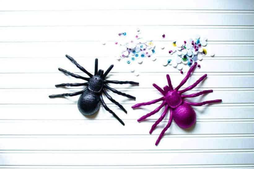 Dollar Store Halloween - Mr. and Mrs. Spider - The How-To Home