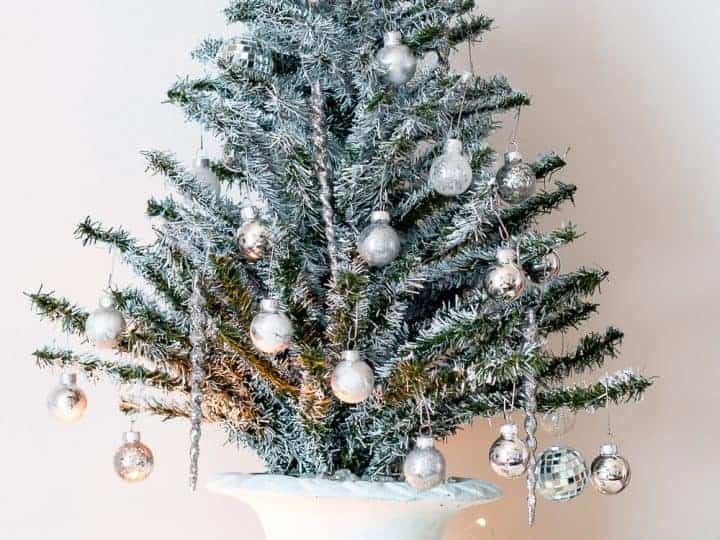 DIY Feather Tree Tutorial | The How-To Home