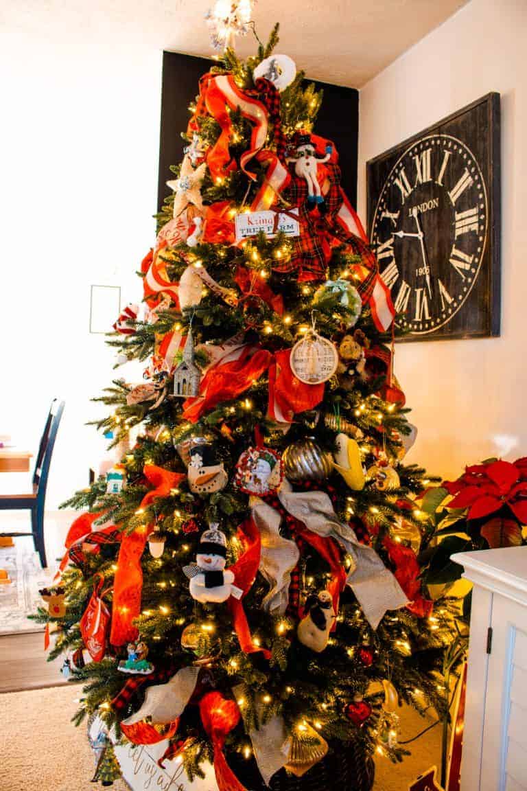 How To Add Ribbon to a Christmas Tree - The How-To Home