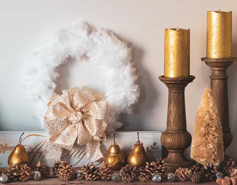 Dollar Store Duster Christmas Wreath - The How-To Home