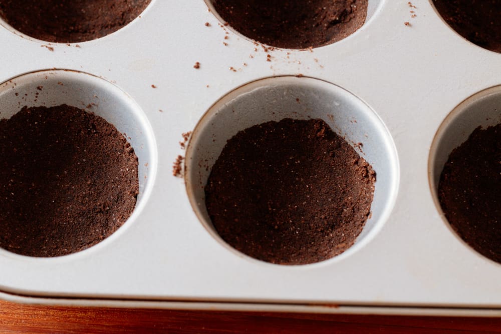Super Creamy Light and Fluffy Yummy Chocolate Peanut Butter Mini Pies ...