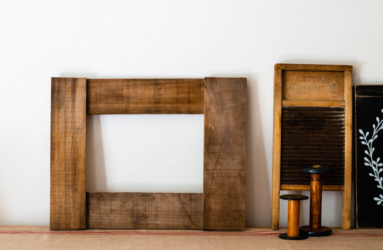 Clever and Unique 10-Minute Pallet Wood Picture Frame DIY - The How-To Home