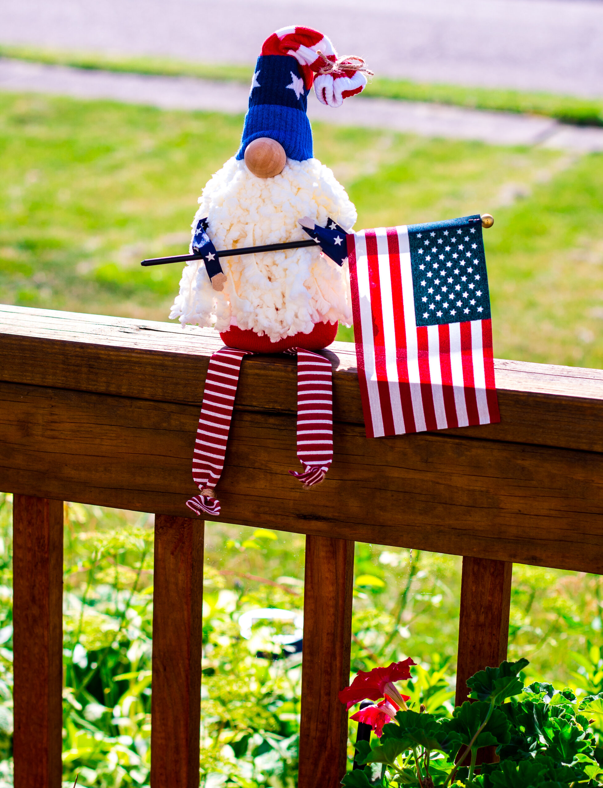 How to Make an Absolutely Adorable No-Sew Patriotic Gnome - The How-To Home