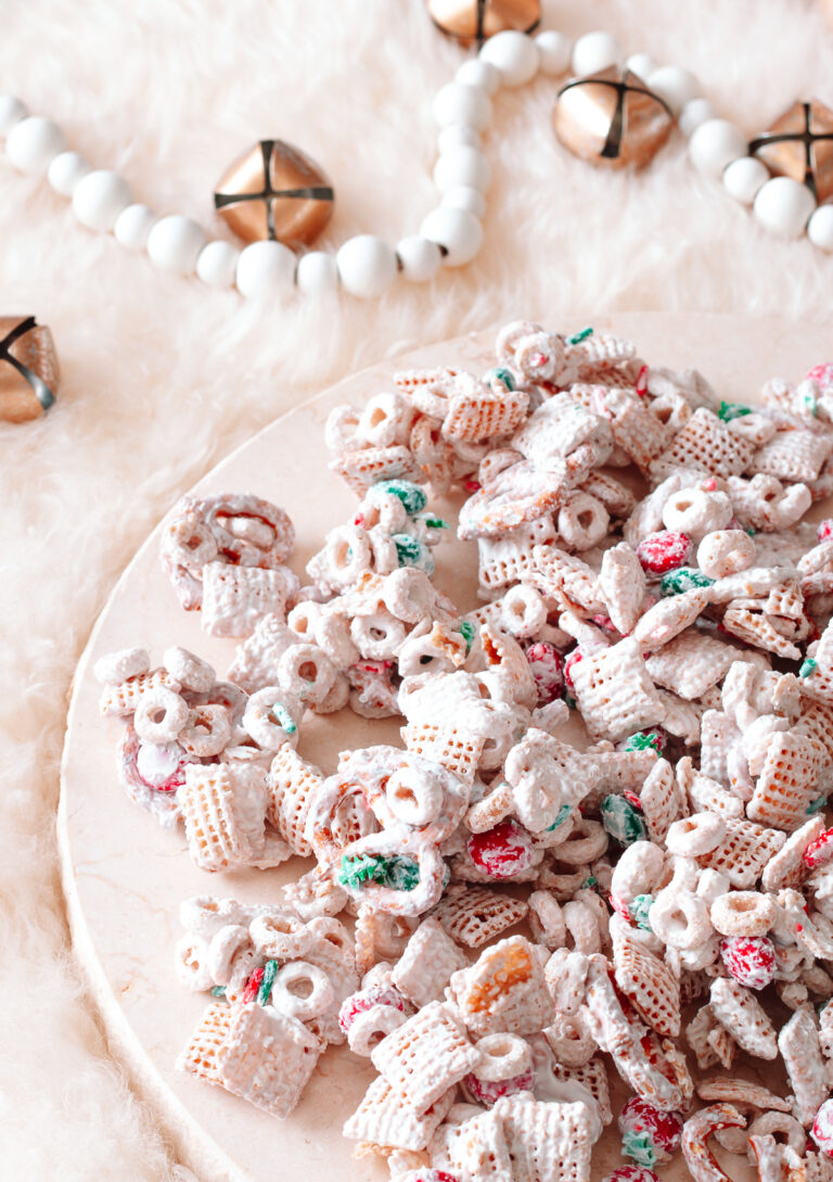 Christmas Reindeer Chex Mix Recipe - The How-To Home