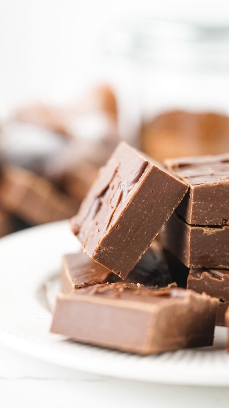 2 Ingredient Fudge: Quick and Easy Recipe - The How-To Home