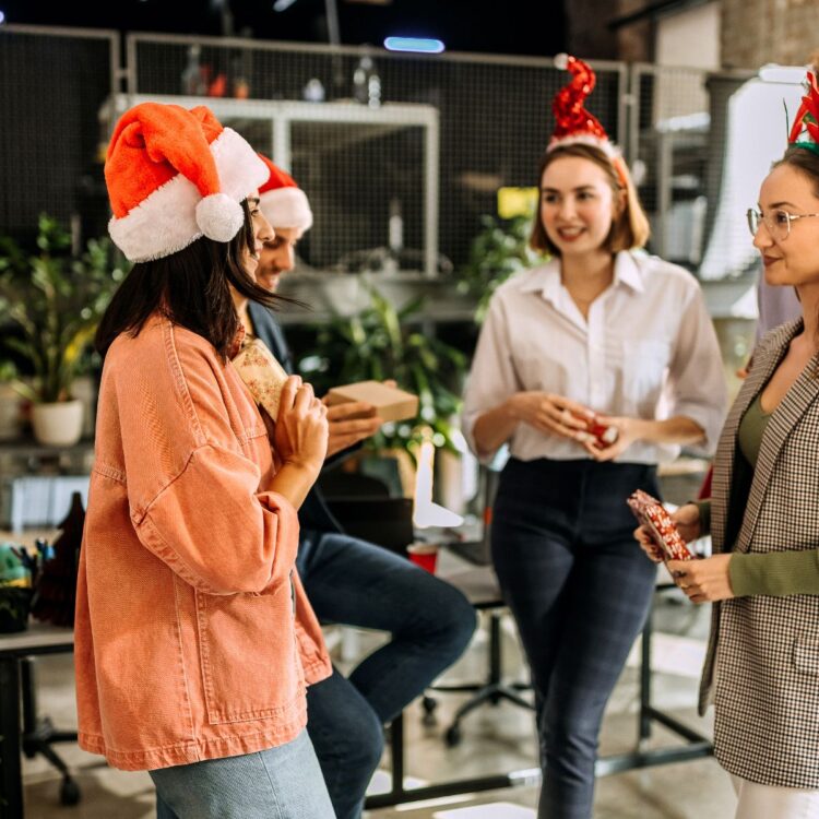 Free Secret Santa Questionnaire Printable: Instant Download - The How ...