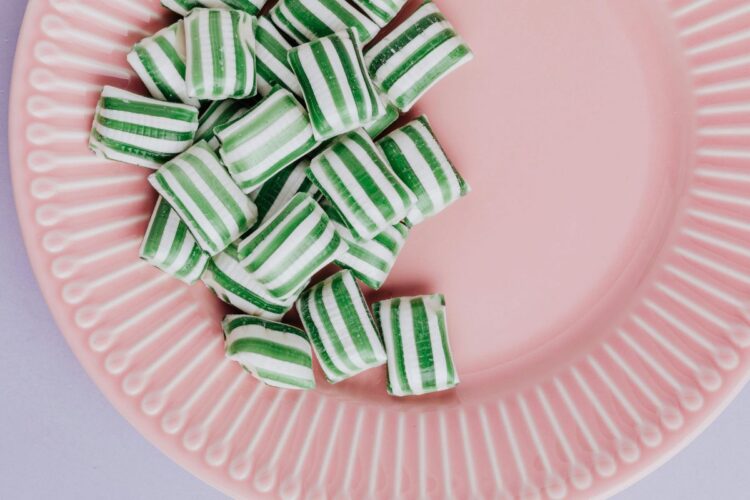 5 Ways to Use Saltwater Taffy at Home - The How-To Home